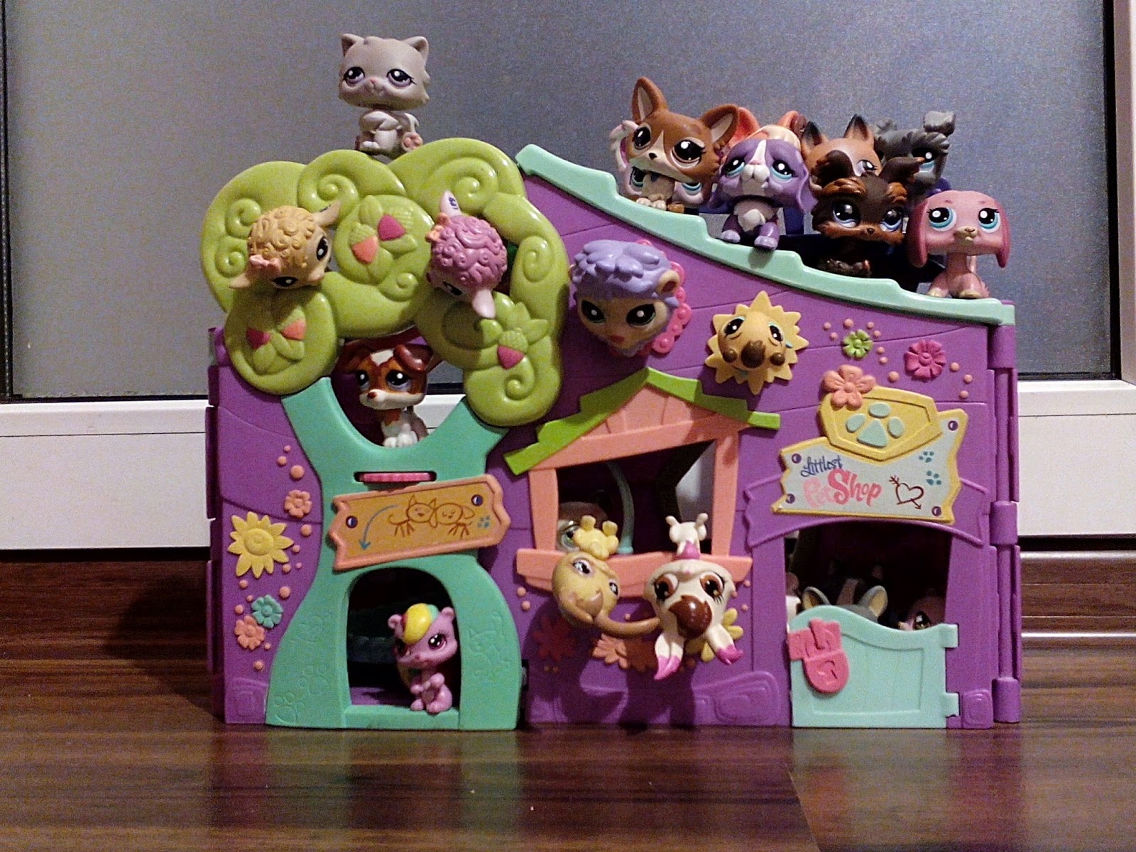 Moje ukochane LPS :): 17. Gdzie trzymać swoje LPS?