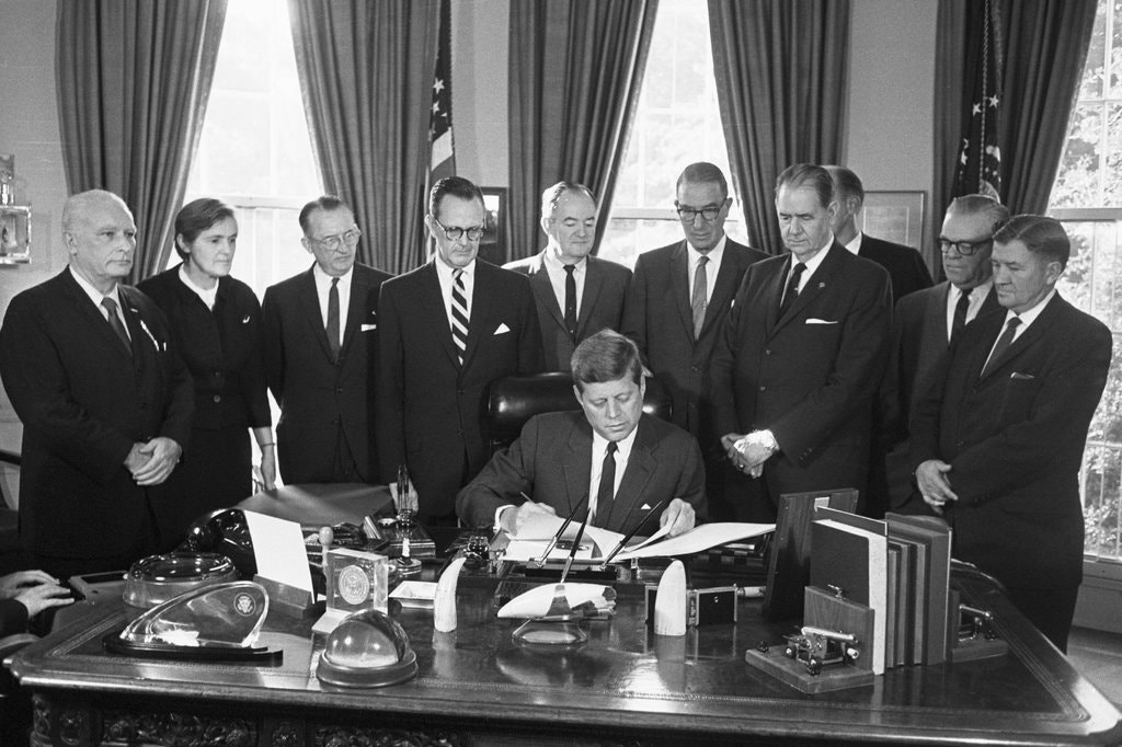 Drugs For the Masses: Thalidomide - Softenon