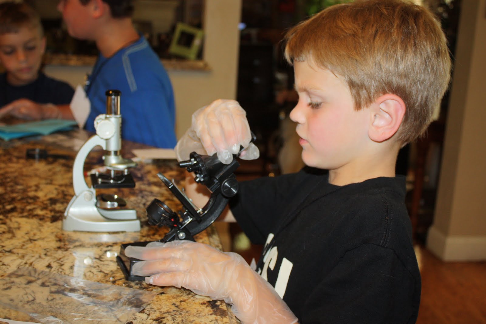 ThemeMOM - Extreme Parties Made Easy: CSI - Crime Scene Investigation Party