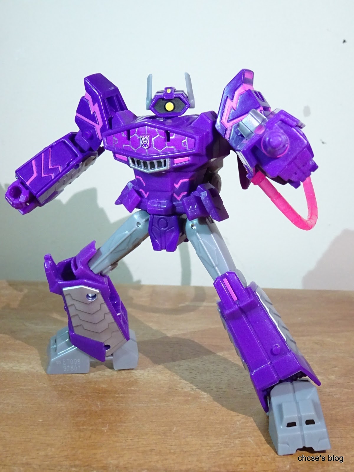 ChCse's blog: Toy Review: Transformers Cyberverse Shockwave (Deluxe)