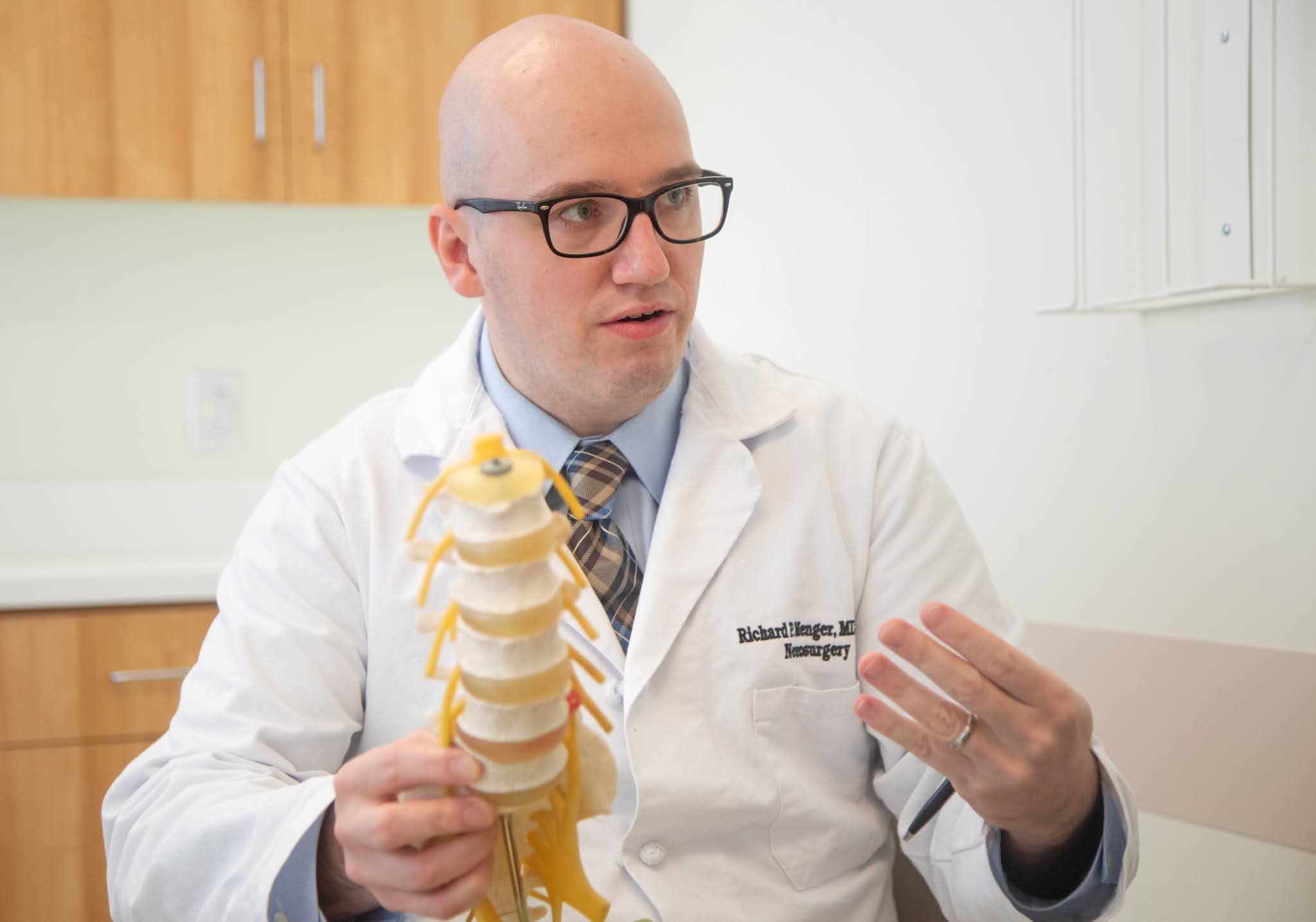 Med School Watercooler: Med School Café to address spine care