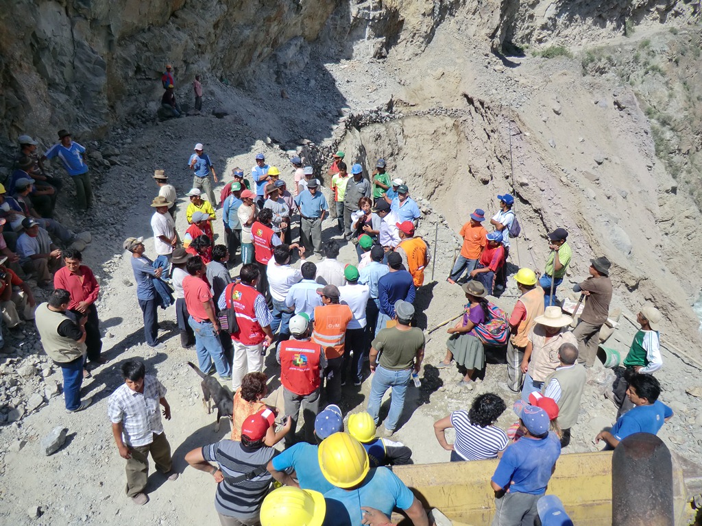 MUNICIPALIDAD DISTRITAL DE CACRA: Alcalde Distrital de Cacra continua ...