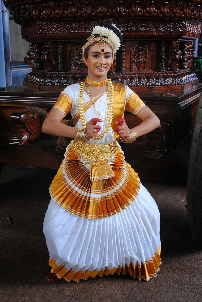 INDIAN CLASSICAL DANCE NEEDS : Mohiniyattam Costumes
