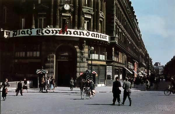Amazing Color Photos of Occupied Paris During World War II ~ Vintage ...
