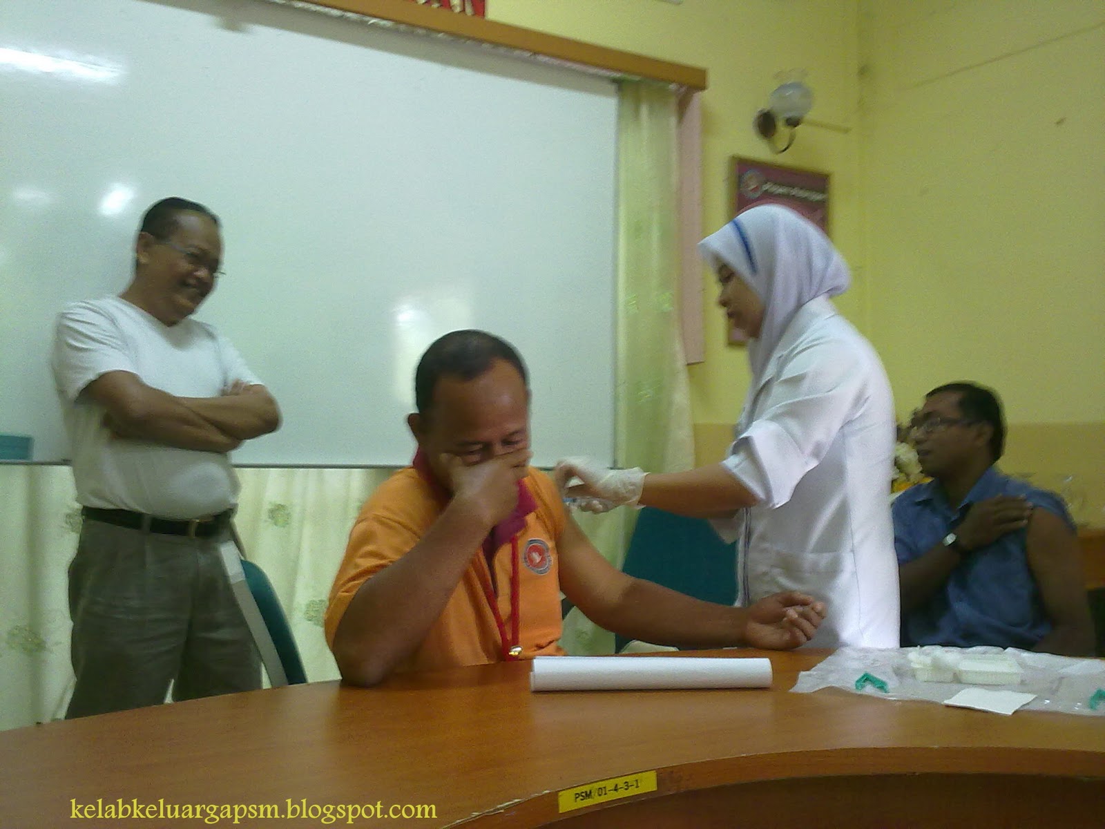 Kelab Keluarga dan Kakitangan PUSPEN Muar: SUNTIKAN VAKSIN HEPATITIS B