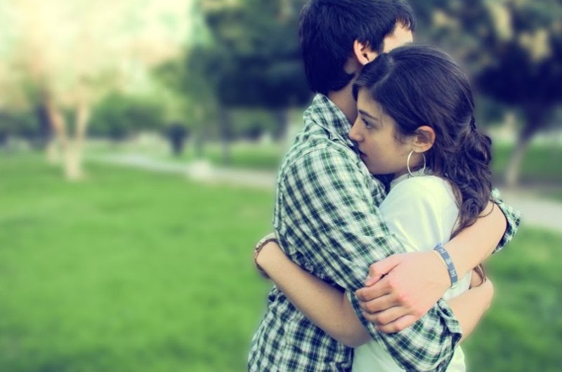 Beranda Cosmo: 10 Dampak Positif Pelukan