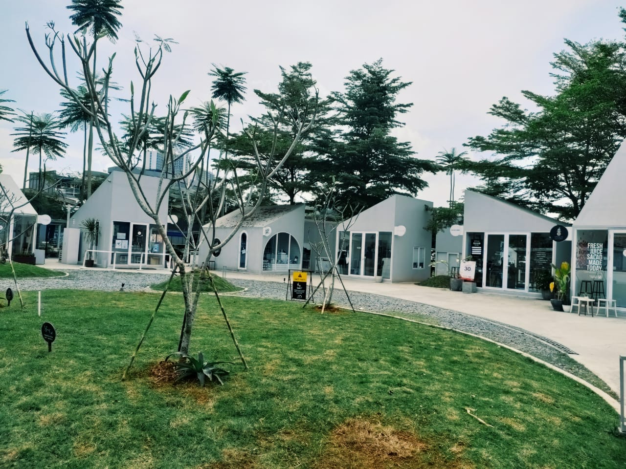 ANDIYANI ACHMAD: Gak Sengaja Melipir Ke KUMULO CREATIVE COMPOUND