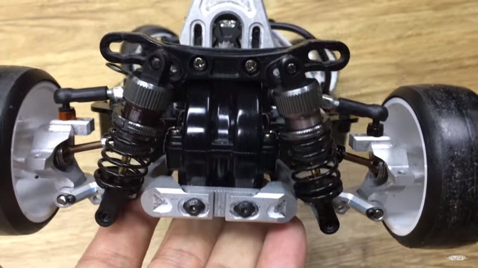 もはやTT-02ではない・・・ Yeah Racing「TT-02用RWDドリフトコンバージョンキット」映像公開|ラジコンもんちぃ - オフロード/オンロード/ドリフト ラジコンニュース
