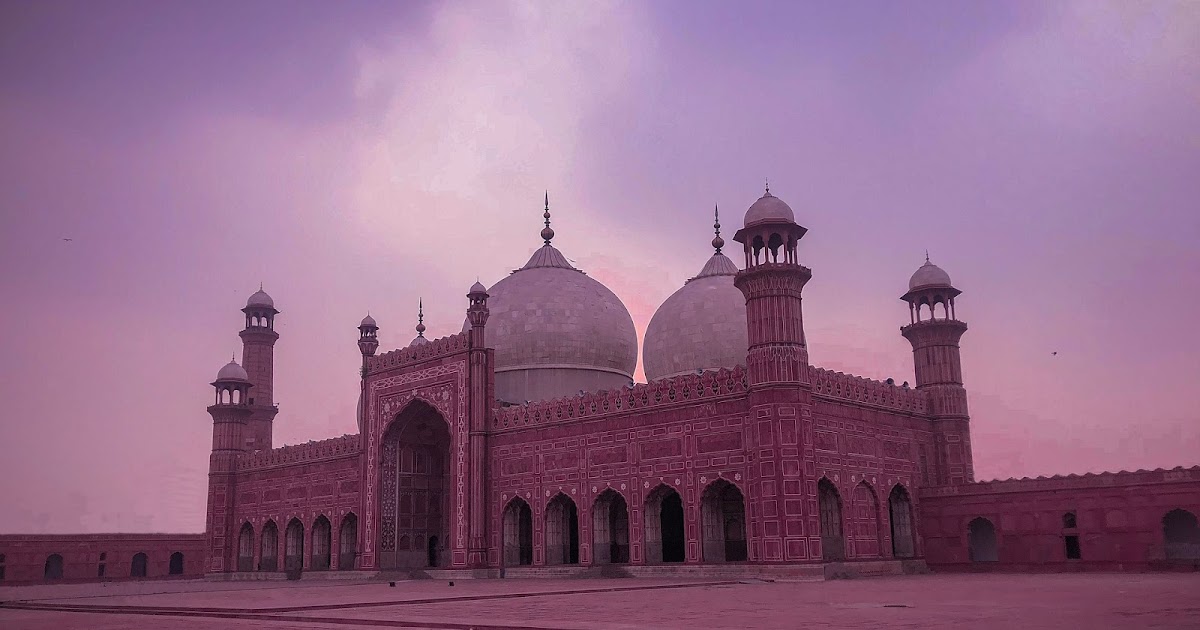 Top 5 must-visit spots in Lahore