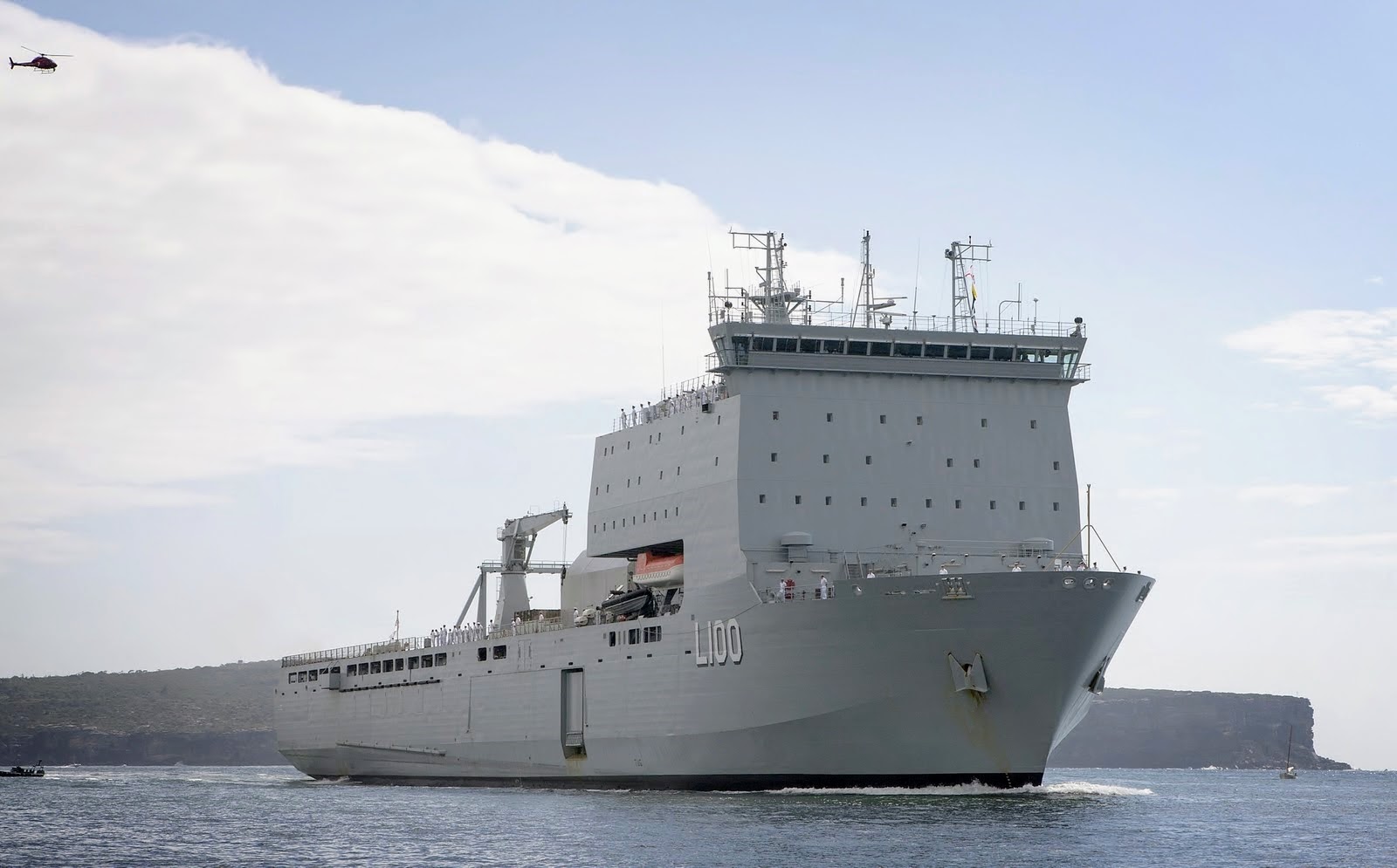 HMAS CHOULES - is a Bay-class landing ship that served with the Royal ...