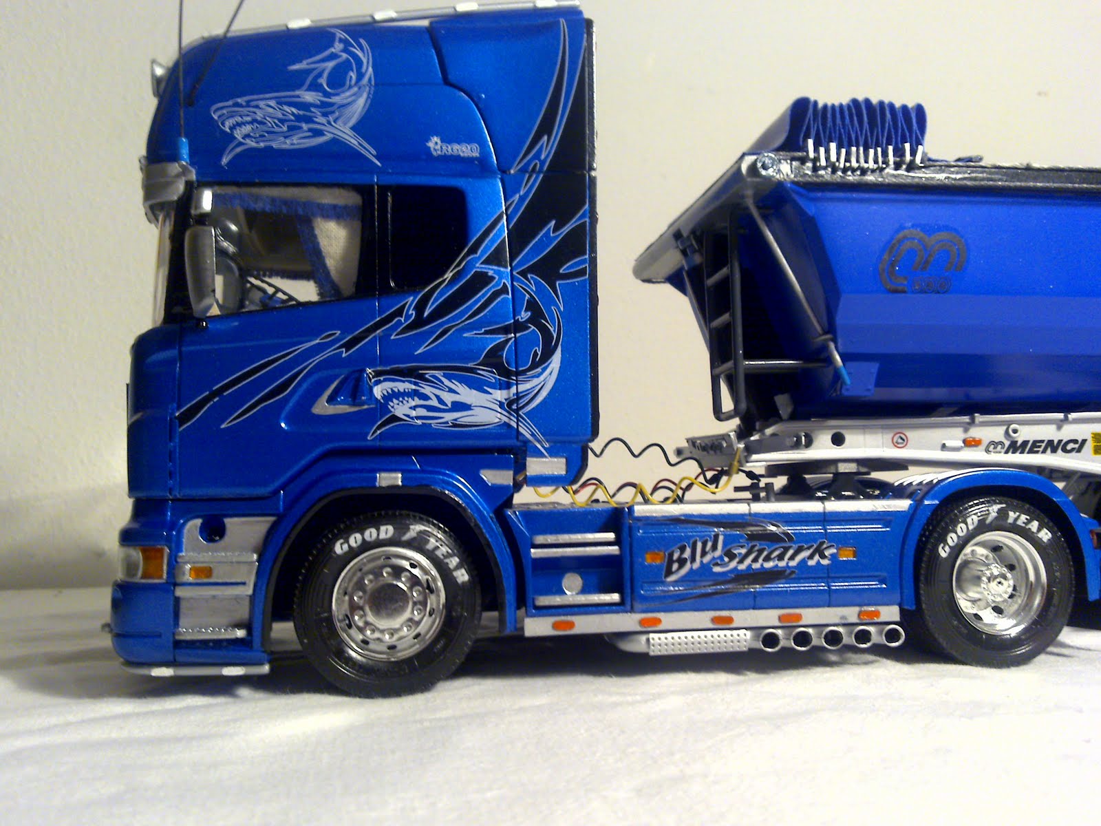 Max-Model DecalsGallery: Daniele Bertan - Blue Shark Scania