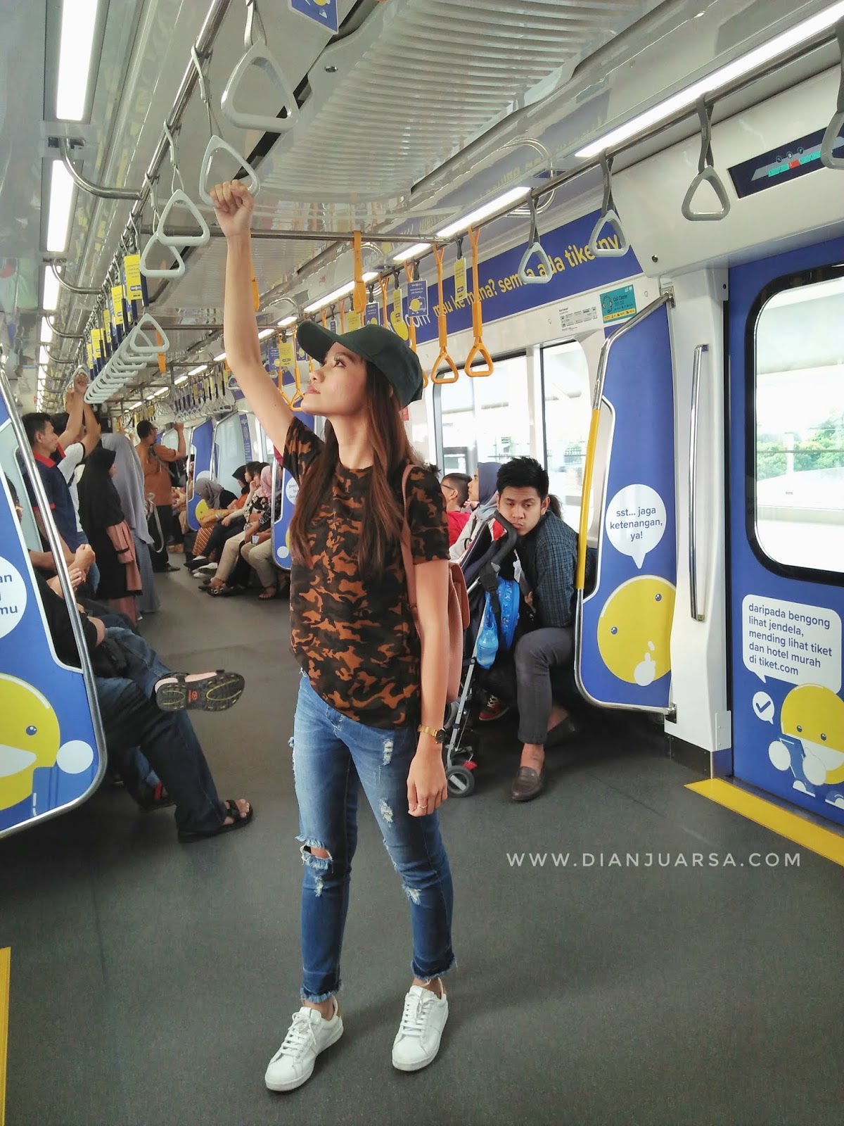 Yuk naik MRT Jakarta menuju Stasiun Bundaran HI - Untold Story