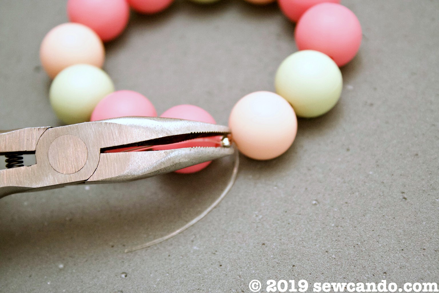 Sew Can Do: Easy DIY Bead Stretch Bracelets