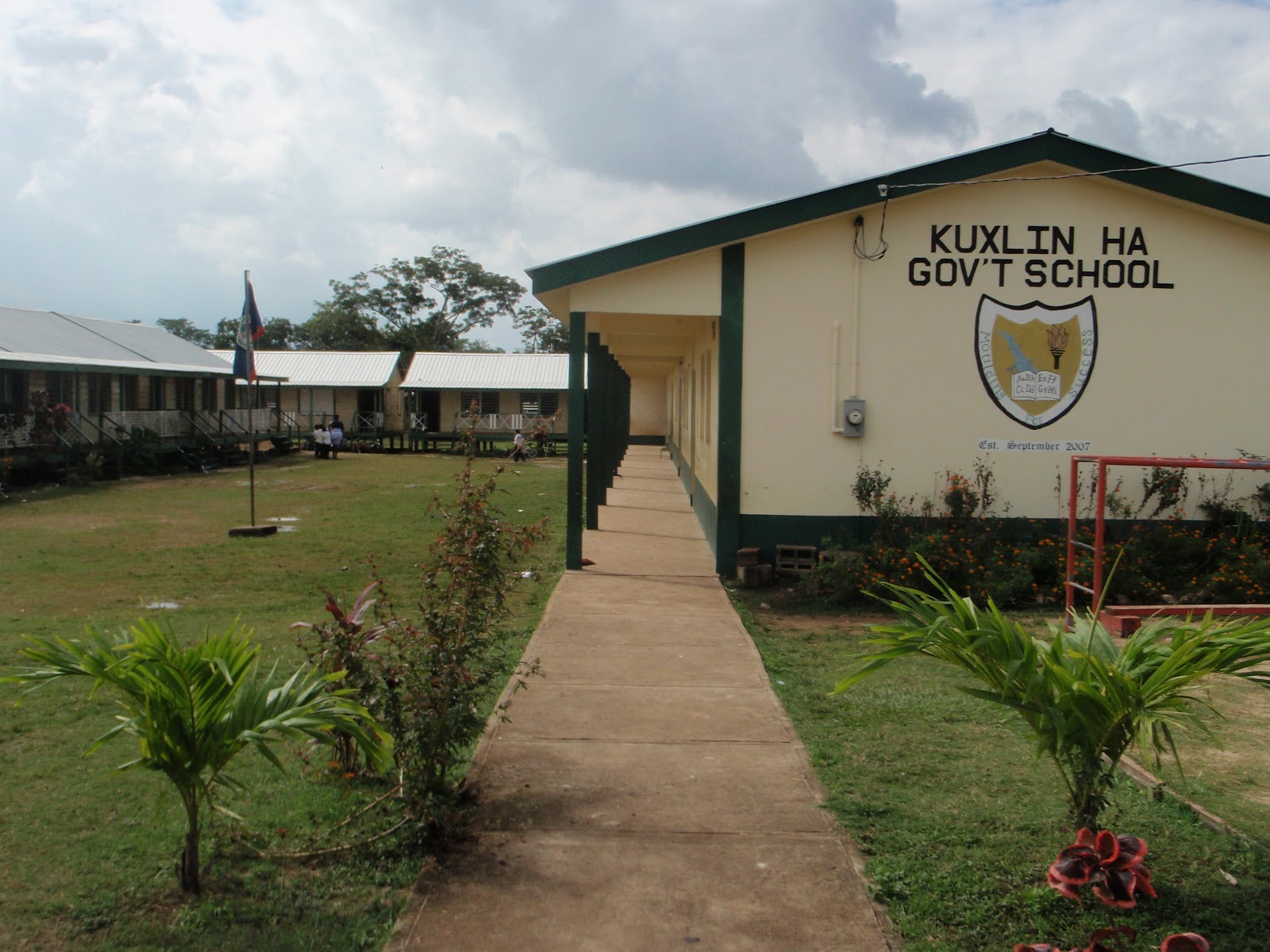 Eat.Teach.Belize: First Day of School