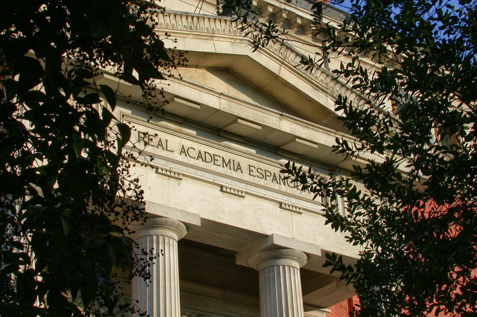 NO SOLO LEO: LA REAL ACADEMIA ESPAÑOLA CUMPLE 300 AÑOS