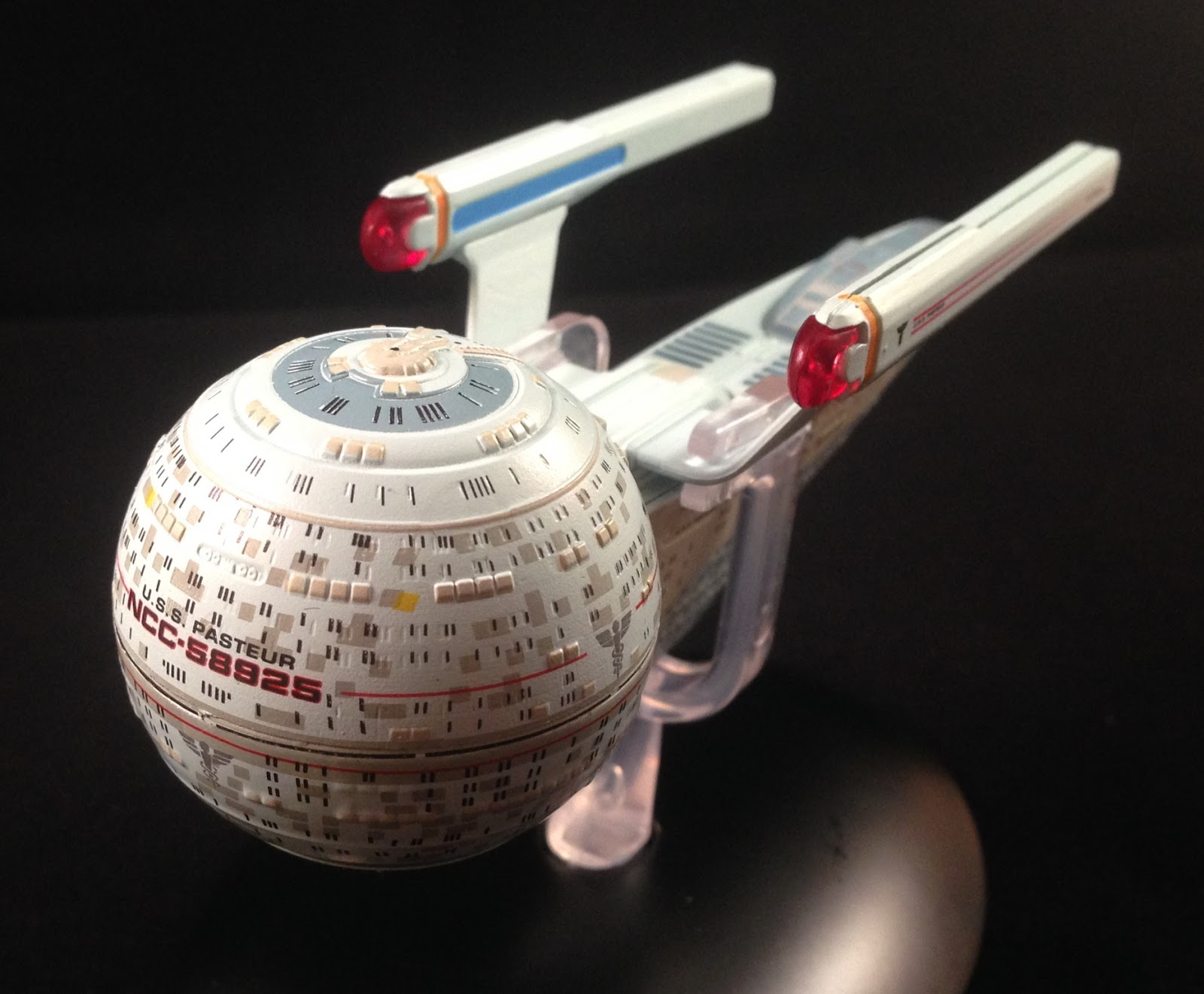 Star Trek Tafelrunde "Hermann Darnell" Potsdam Babelsberg: Eaglemoss 42 ...