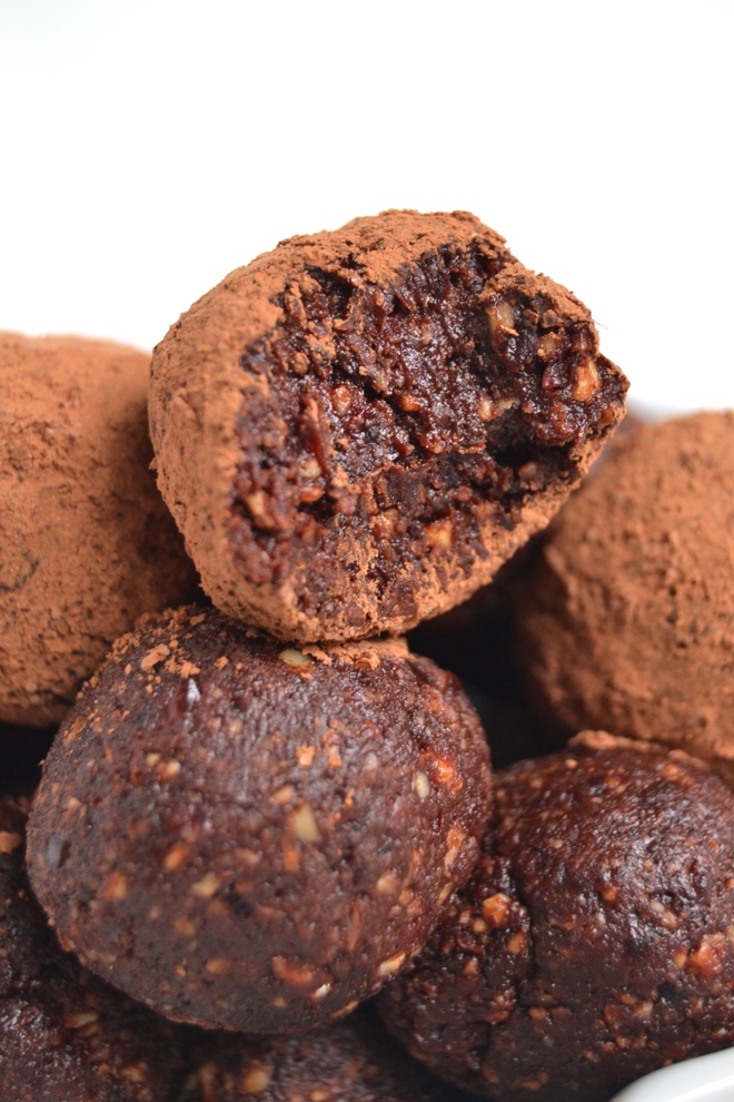 Chocolate Cherry Truffles | The Nutritionist Reviews