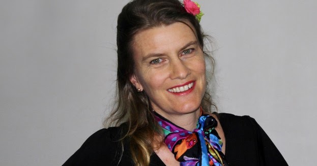 Today's Little Ditty: Book Love: TOO MANY FRIENDS (Giveaway!)