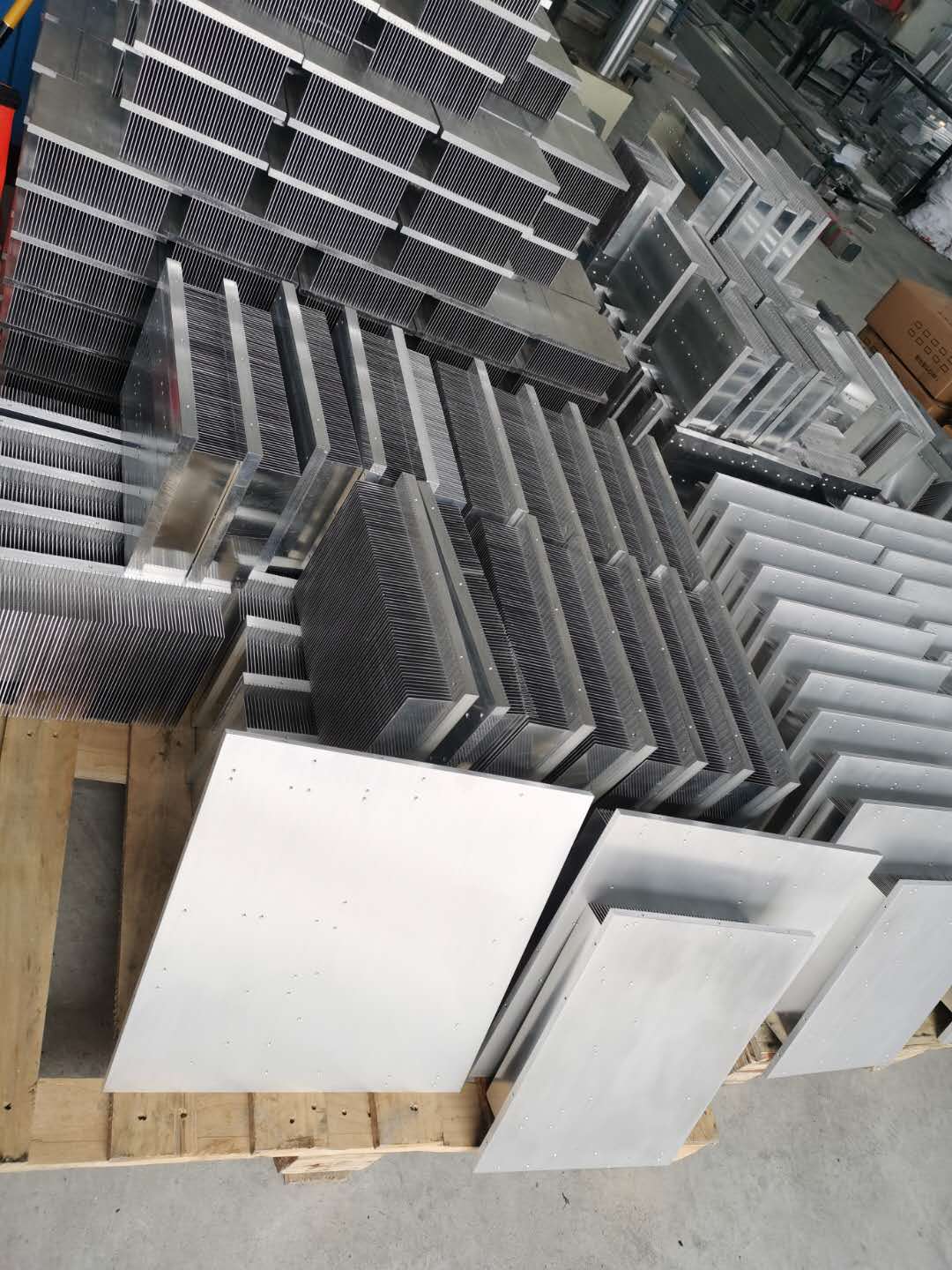 Thermal Management: Bonded fins heat sinks