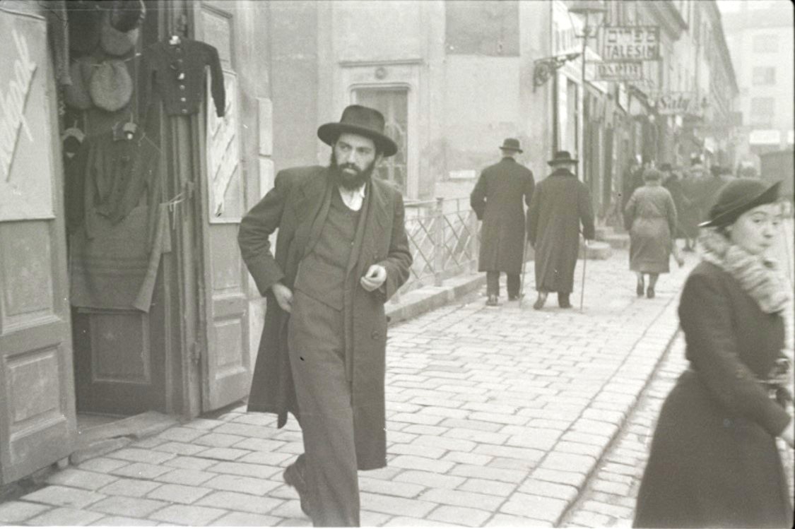 A Vanished World: 27 Rare and Amazing Photographs Capture Jewish Life ...