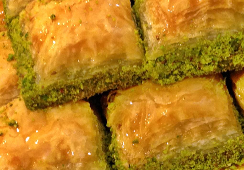 Reteta originala Baclava turceasca din foi de placinta. Retete ...