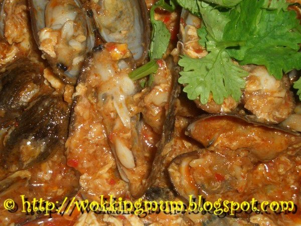 Let's get Wokking!: Chilli Soft Shell Clams | Singapore Food Blog on ...