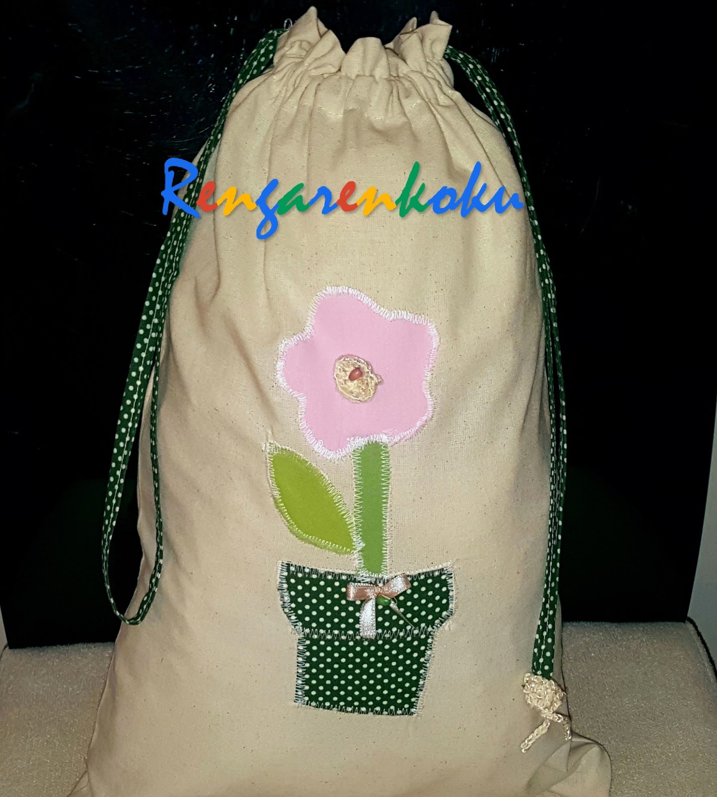 Rengarenkoku: Erzak ,ekmek,bakliyat,kuruyemiş torbaları