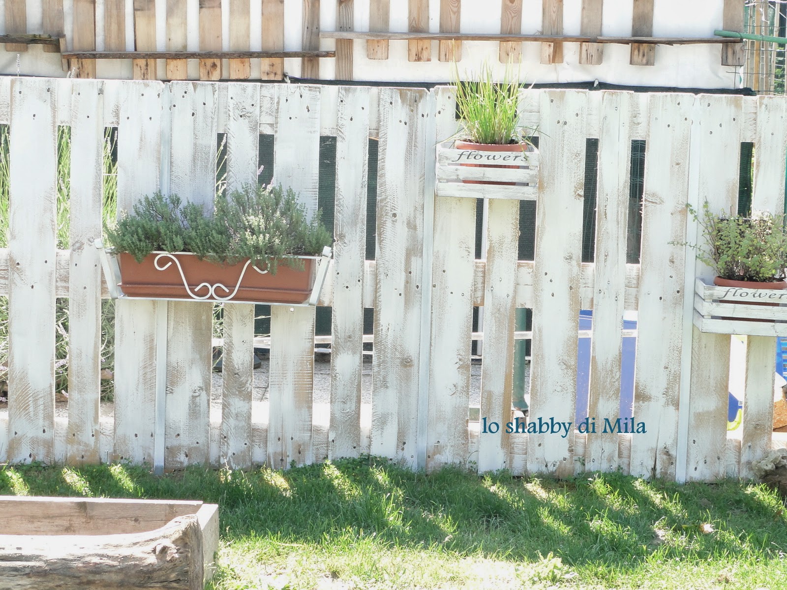 lo shabby di Mila: Staccionata con i bancali ...