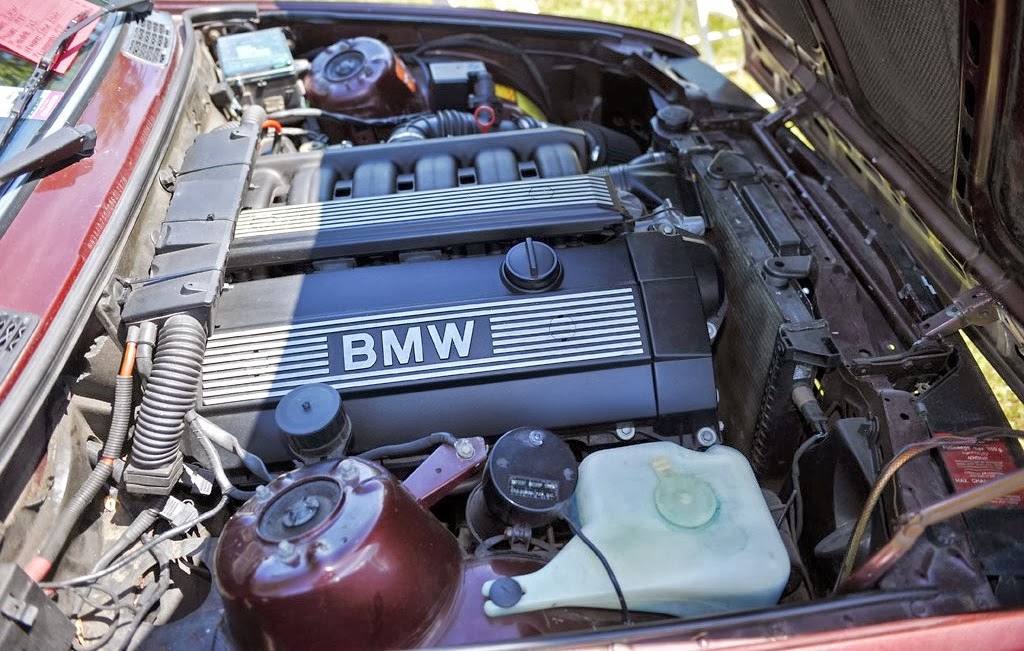 BMW e30 Review: 1985 BMW E30 325