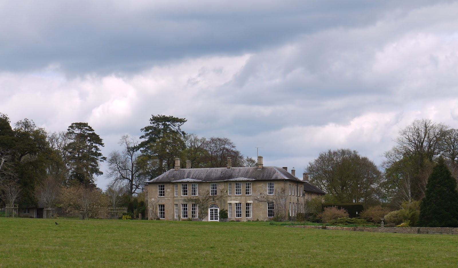 Walking in the country: Foxholes to Grove Lane (Oxfordshire Way 2)