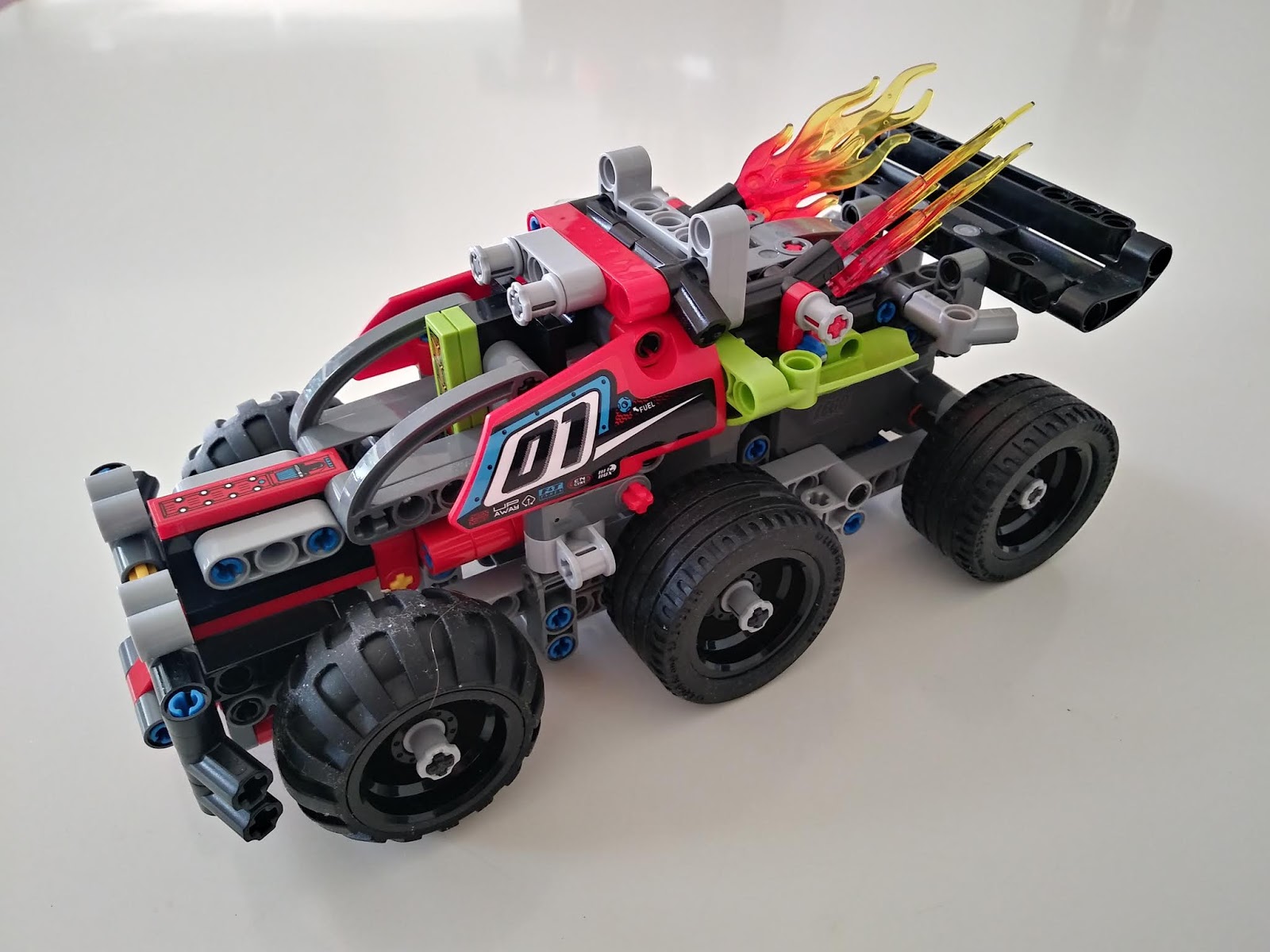 LEGO®TECHNIC BUMMS! 42073 & ZACK! 42072