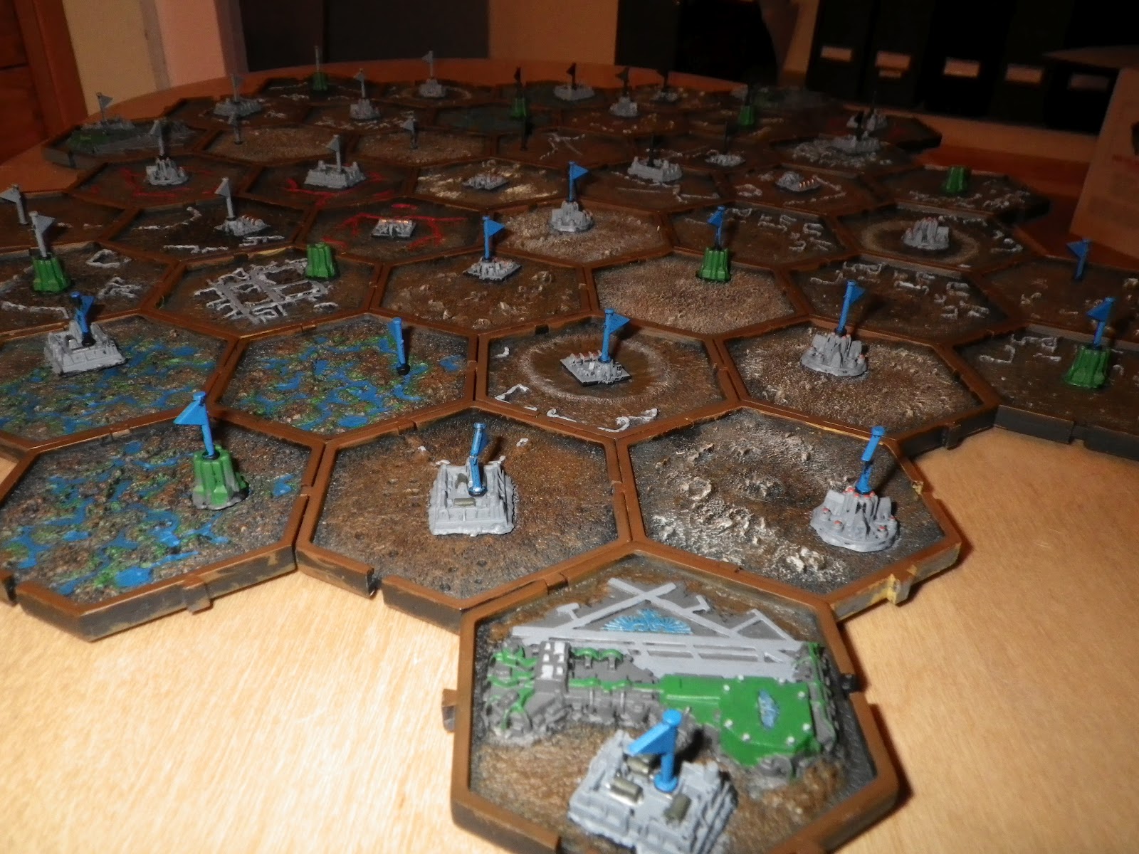 Warhammer Fantasy & Warhammer 40.000: Planetare Reiche/Planetary Empires