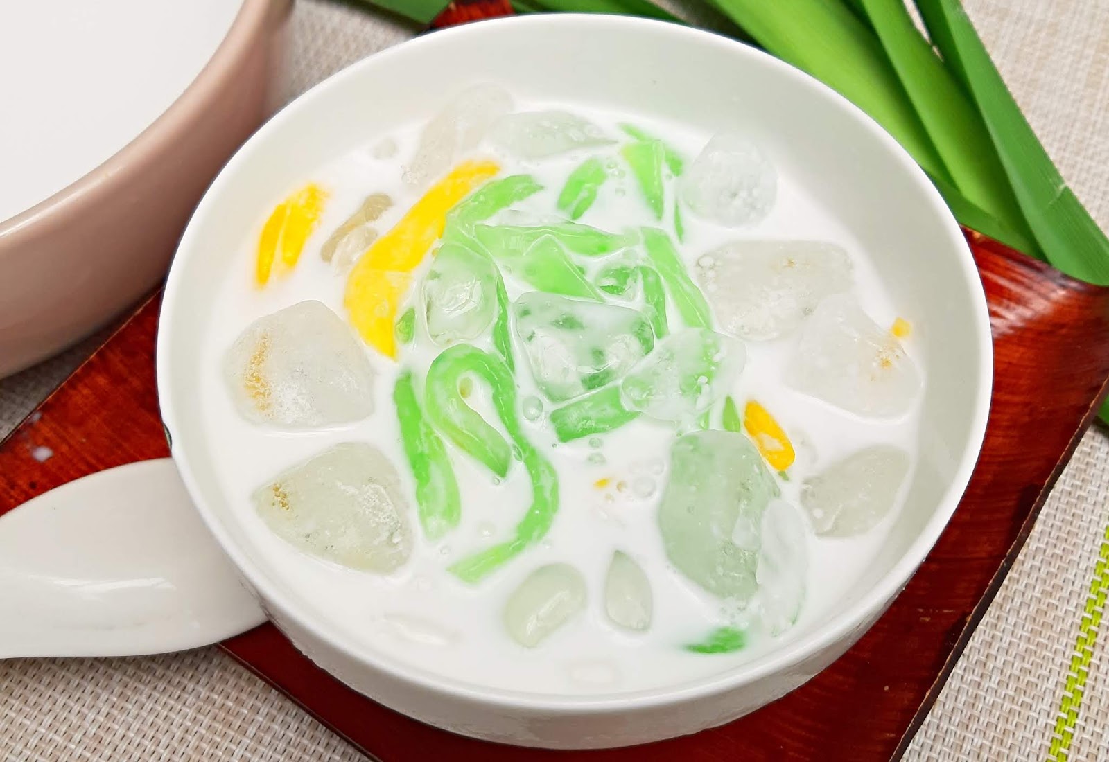 วิธีทำลอดช่องสิงคโปร์ อร่อยหวานชื่นใจ Tapioca Starch Jelly In Sweet ...