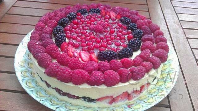 Cigi's World: fraisier revisité [avec tous les fruits rouges] | kirmizi ...