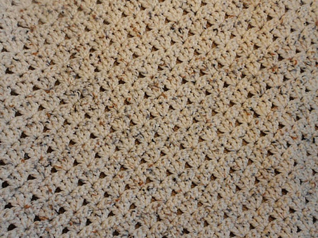 Classically Simple Shell Afghan - Free Crochet Pattern