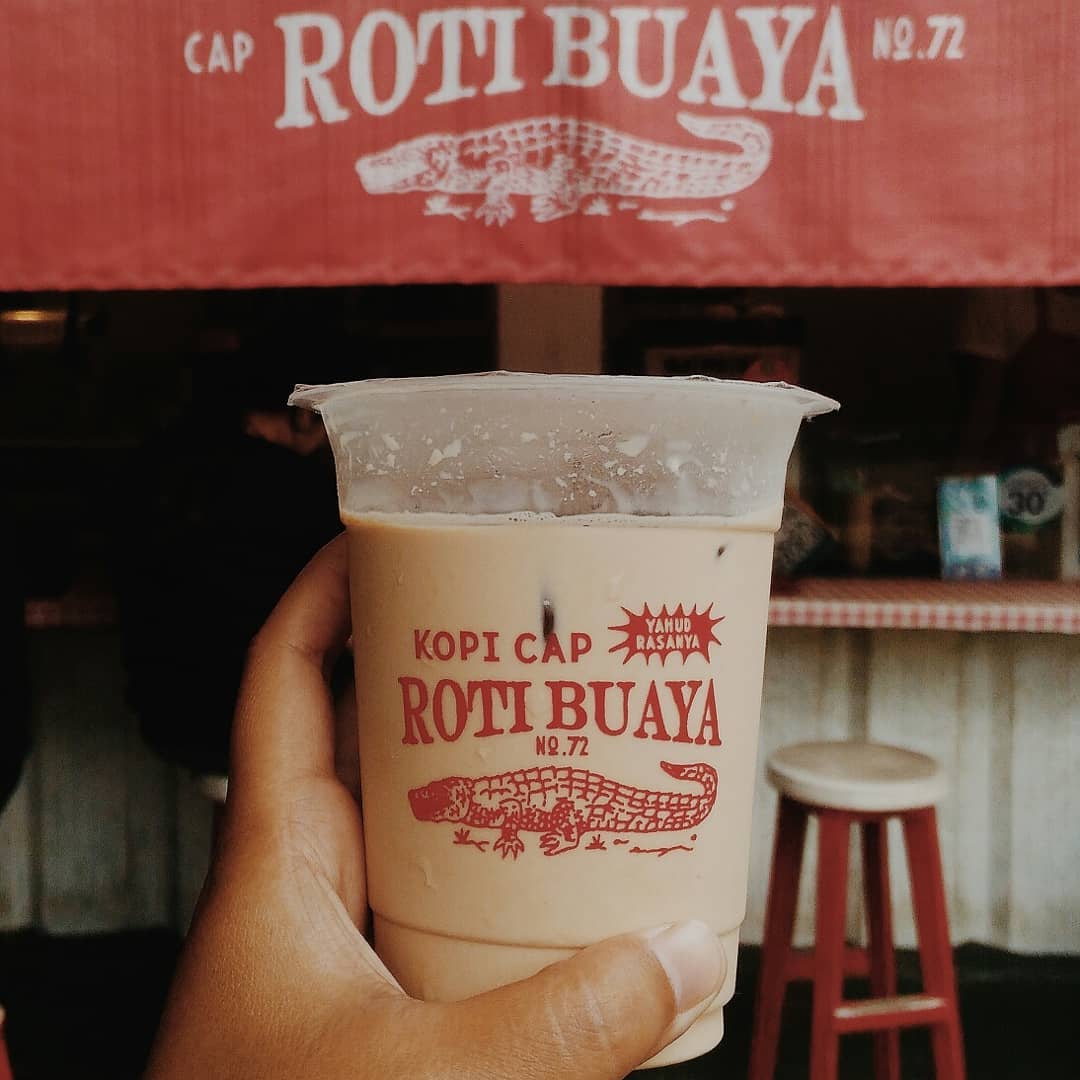 Es Kopi Yahud Cap Roti Buaya Yang SeYAHUD David NAIF - IRVINA LIONI