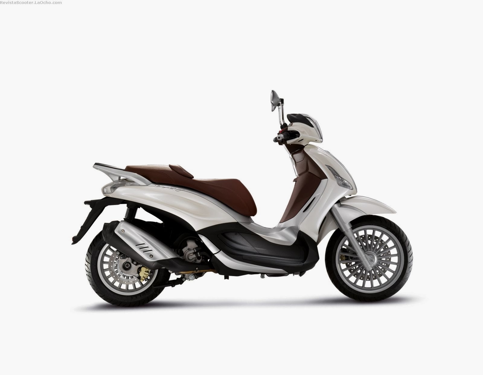 Revista Scooter: Piaggio Beverly, el semiscooter por excelencia