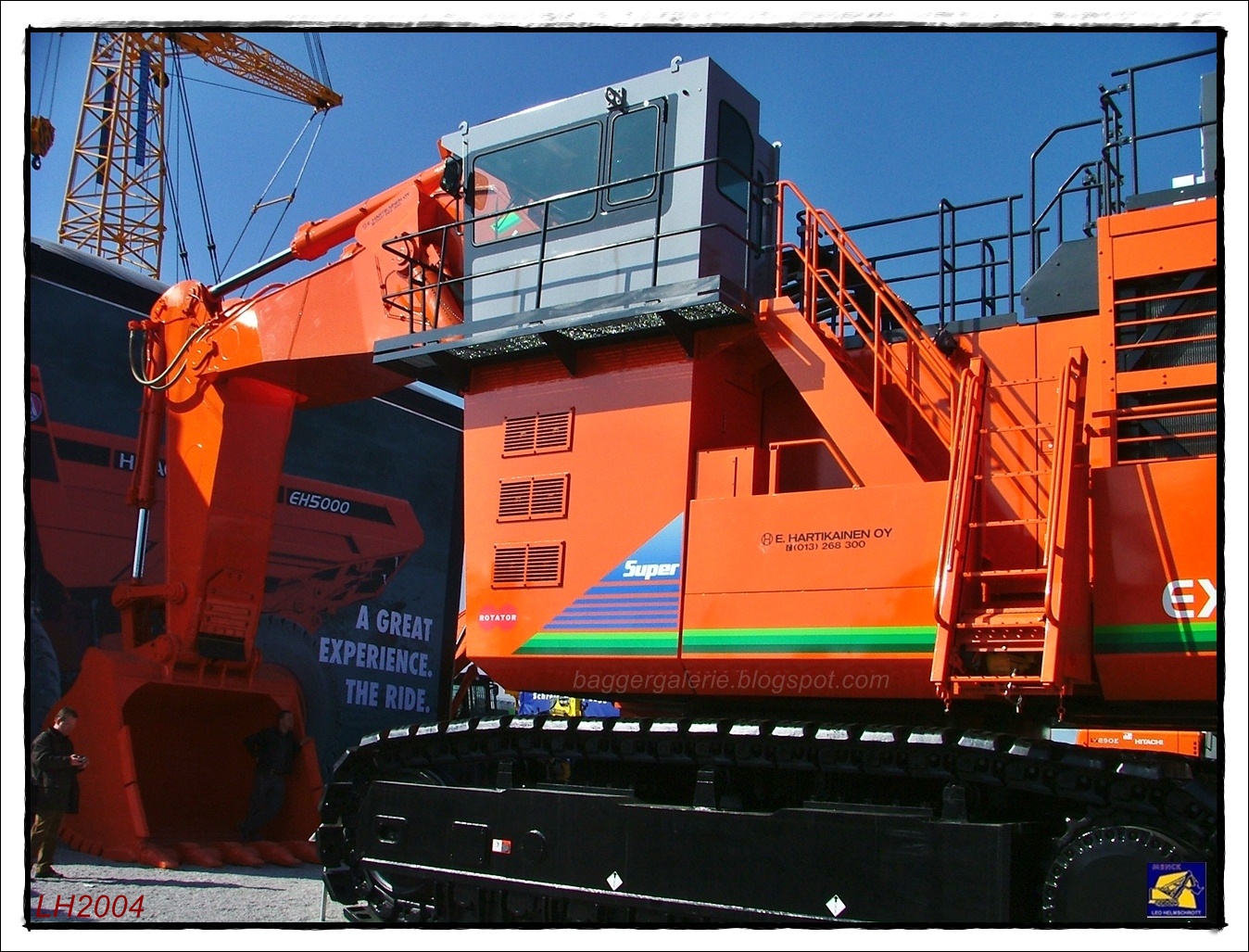 Bagger Galerie Construction Machines: HITACHI EX 1900 Hydraulikbagger Miningshovel Bauma 2004