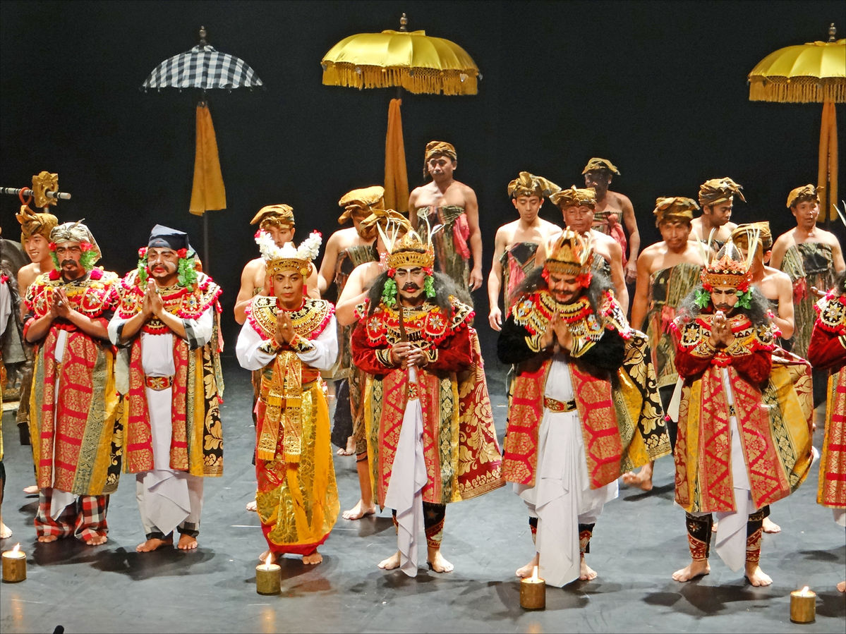 La profe de música: Una de danza: el Gambuh