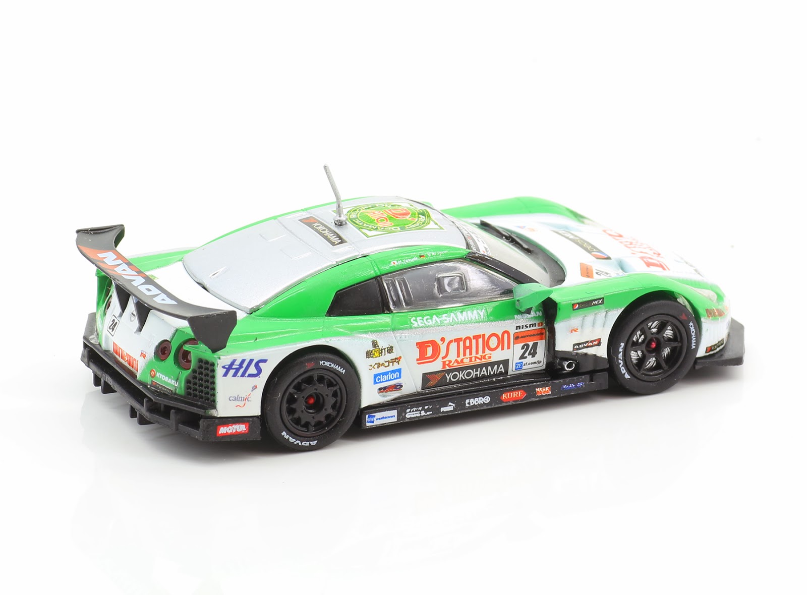 Incredible Mini Garage: Nissan GT-R D'station Advan 2012 Super GT 1/64 F-Toys