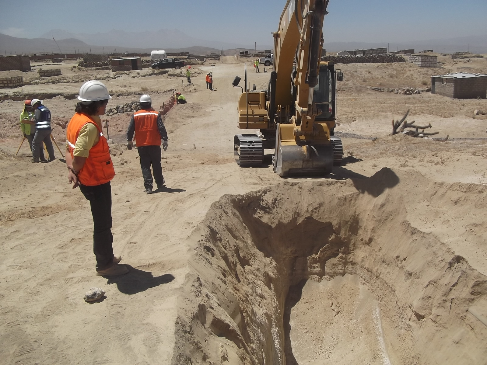 LOCOS POR LA HIDRAULICA: Excavación de zanjas para tubería