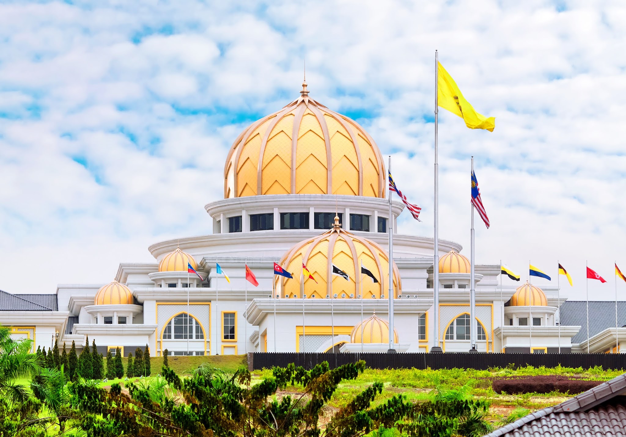 Mengapa Institusi Beraja di Malaysia Perlu Dikekalkan?