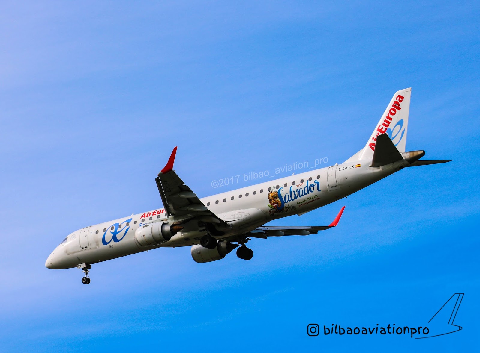bilbao_aviation_pro: Aeronova Embraer E195LR EC-LKX "Visit Salvador ...