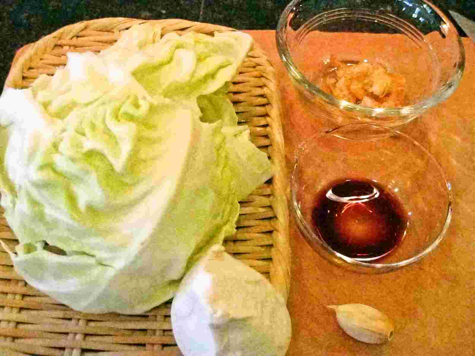 Recipes for Tom: Kyabetsu to kinoko no itameni / cabbage and mushroom saute