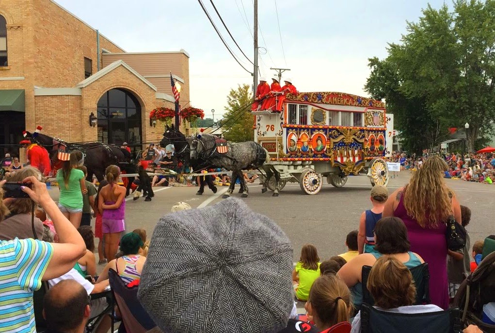 Pleasant Living: THE CIRCUS WORLD MUSEUM PARADE