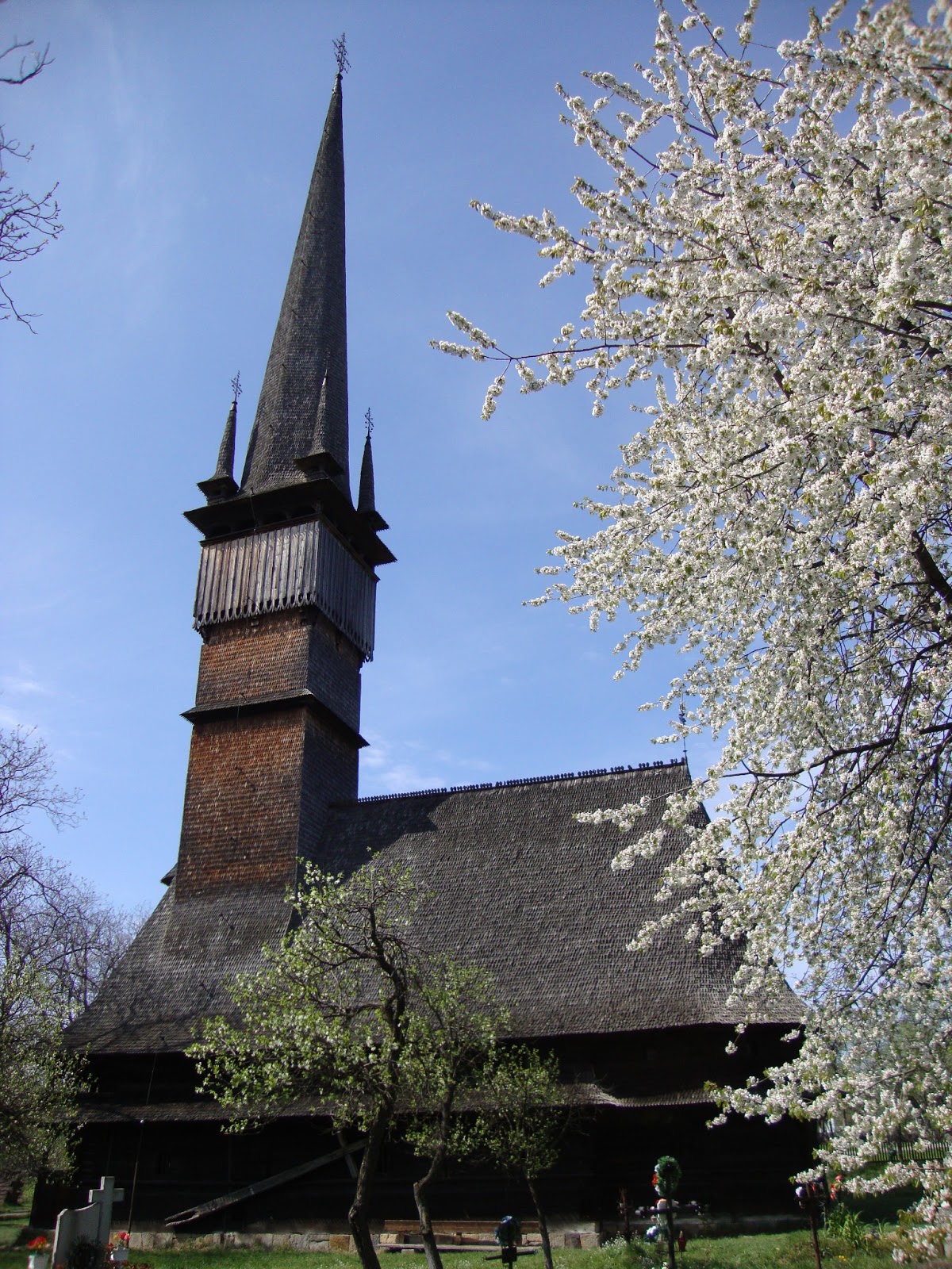 TUDOR PHOTO BLOG: Maramures,Romania - Biserica de Lemn din Surdesti ...