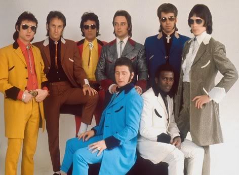 NOTICIAS Y EFEMERIDES MUSICALES Y DEL CINE: SHOWADDYWADDY, UN 07 DE ...