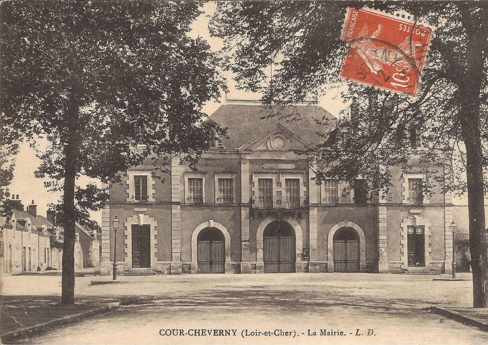 Cartes Postales Anciennes Cheverny Cour-Cheverny: Cour-Cheverny - Aux ...