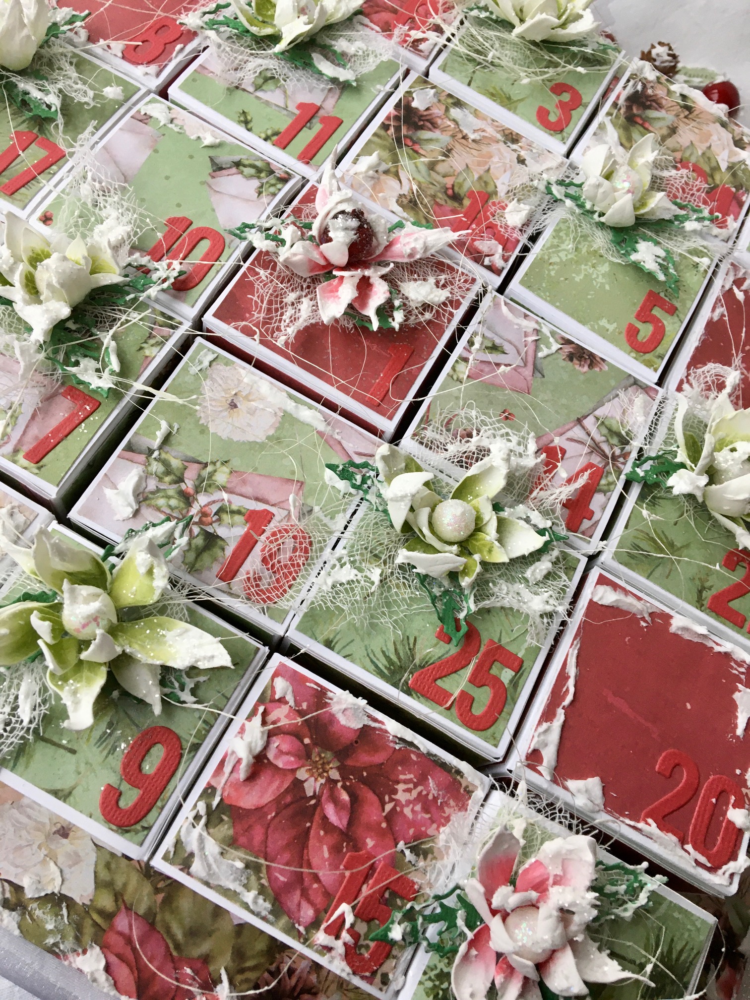 Shadow Box Christmas Advent Calendar with Michelle - Couture Creations