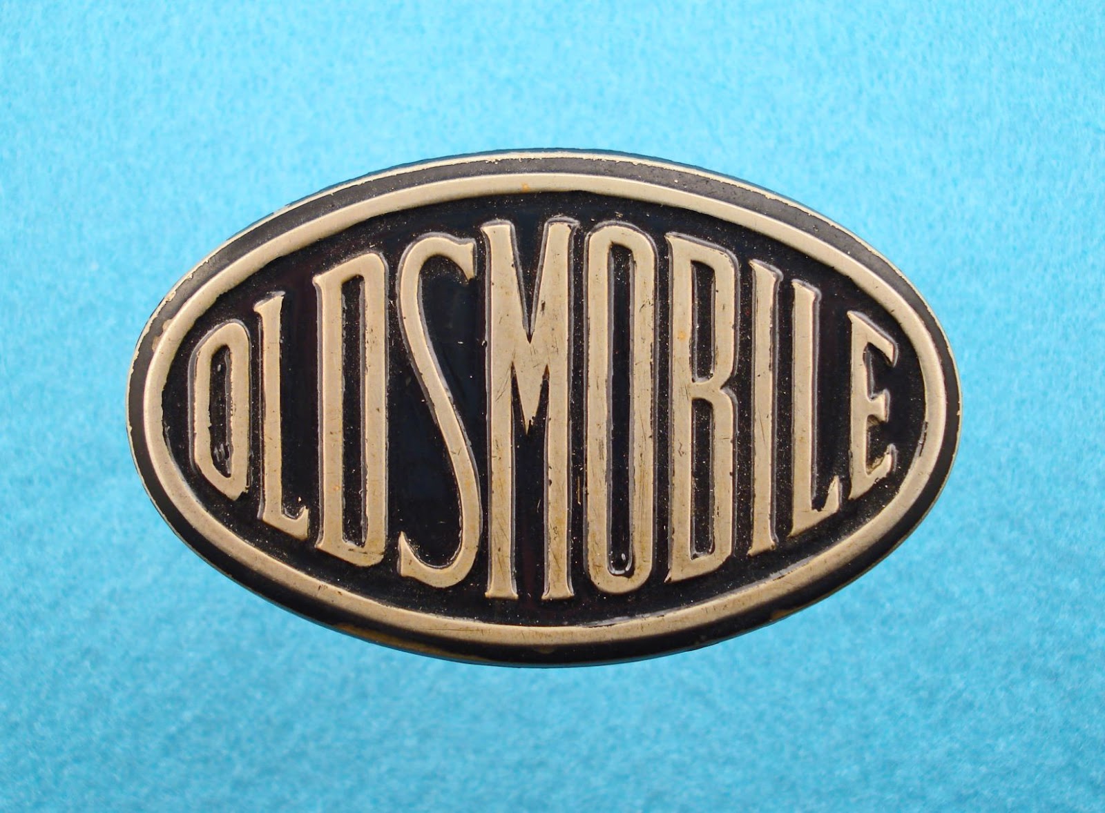 American Auto Emblems: OLDSMOBILE